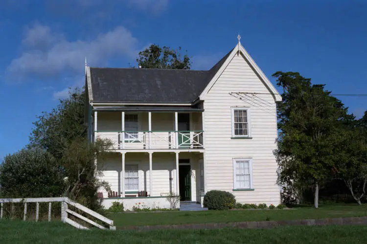 McNicol Homestead, Clevedon-Kawakawa Road, Clevedon, 1986 | Record | DigitalNZ