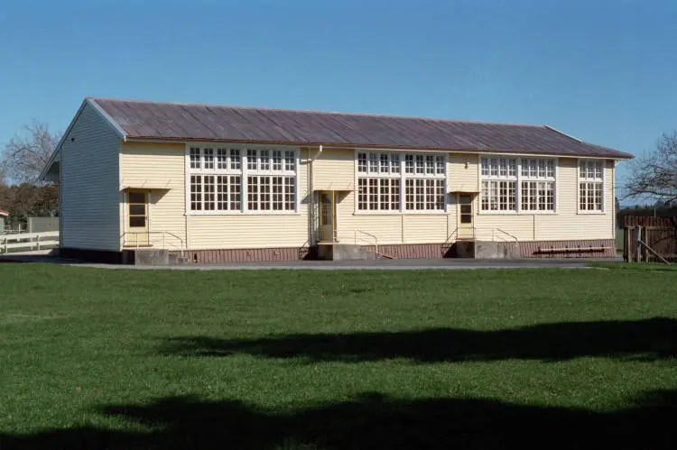 Papatoetoe Central School, Great South Road, Papatoetoe, 1986 | Record | DigitalNZ