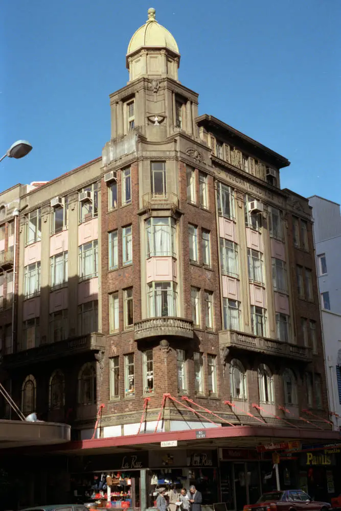 Vulcan building, Queen Street, Auckland Central, 1986 | Record | DigitalNZ