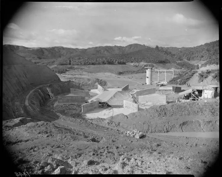 Cosseys Creek Dam, Hunua Ranges, 1954 | Record | DigitalNZ