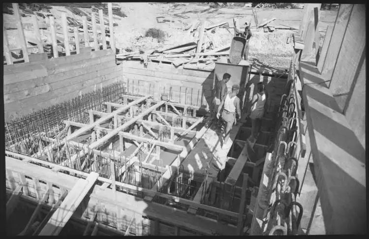 Point Erin Pools construction, Herne Bay, 1962 | Record | DigitalNZ