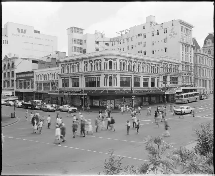 Customs Street, Auckland Central, 1982 | Record | DigitalNZ