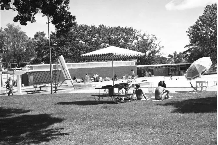 Point Erin Baths, Herne Bay, 1964 | Record | DigitalNZ