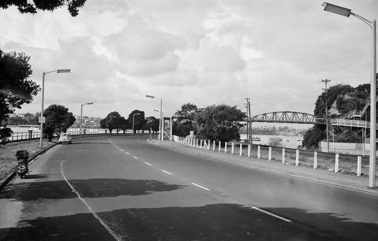 Tamaki Drive, Parnell, 1964 | Record | DigitalNZ