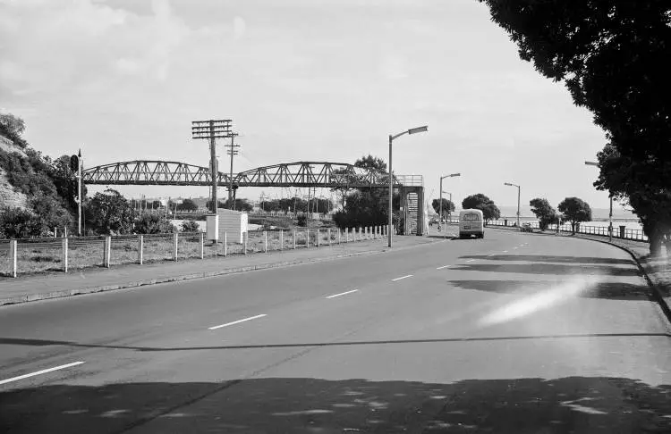 Tamaki Drive, Parnell, 1964 | Record | DigitalNZ