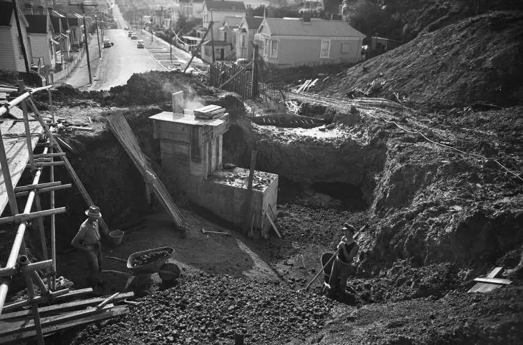 Dominion Road Interchange construction, 1964 | Record | DigitalNZ