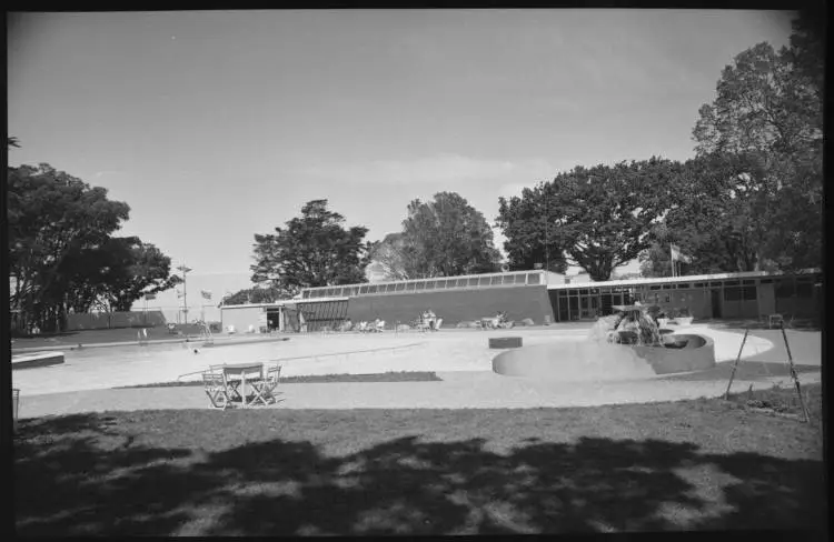 Point Erin pools, Herne Bay, 1963 | Record | DigitalNZ