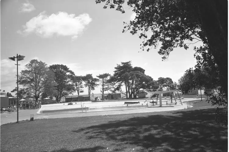 Point Erin pools, Herne Bay, 1963 | Record | DigitalNZ