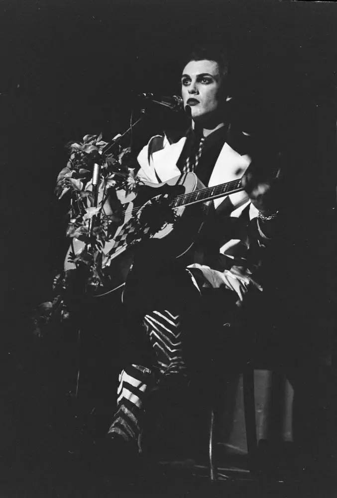 Split Enz, Auckland Town Hall, 1975 | Record | DigitalNZ