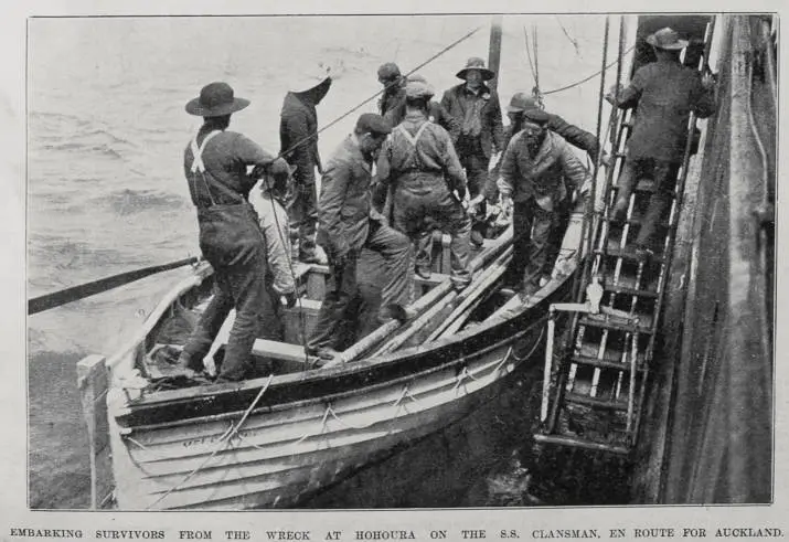 Embarking survivors from the wreck at Hohoura on the S S Clansman en ...