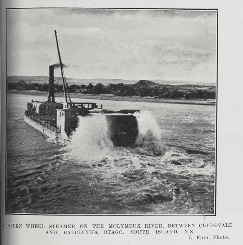 A STERN WHEEL STEAMER ON THE MOLYMEUX RIVER, BETWEEN CLYDEVALE AND ...