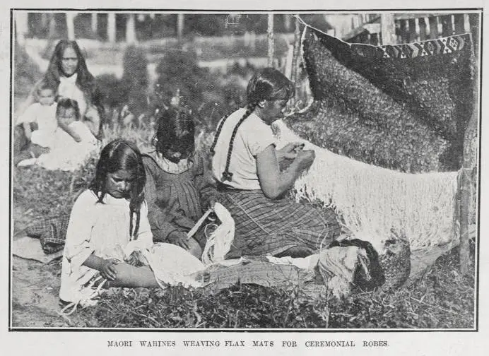 MAORI WAHINES WEAVING FLAX MATS FOR CEREMONIAL RBES | Record | DigitalNZ
