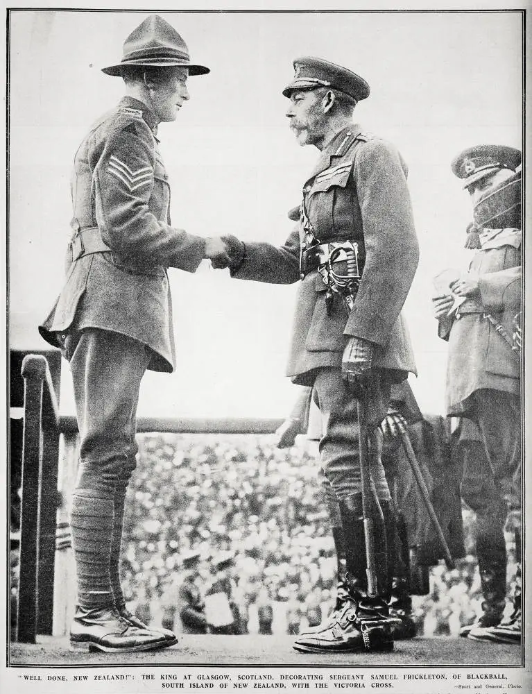 'Well done, New Zealand' : the King at Glasgow, Scotland, decorating ...