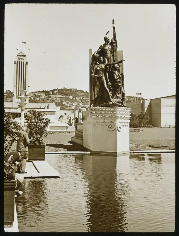 Kupe statue, Centennial Exhibition, Wellington, 1940 | Record | DigitalNZ
