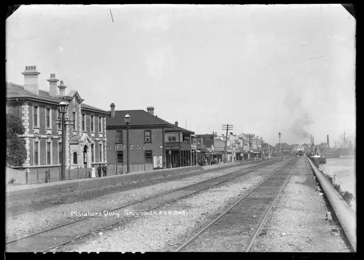 Mawhera Quay, Greymouth | Record | DigitalNZ