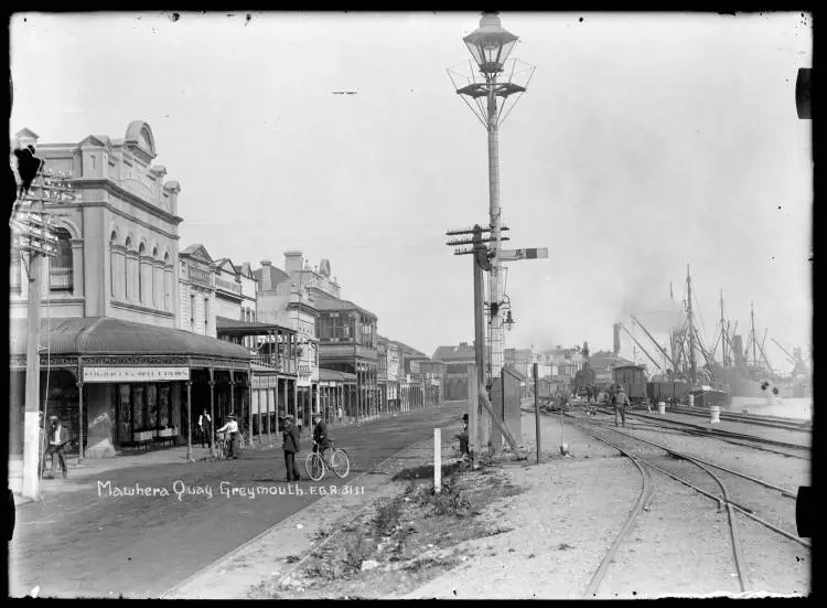 Mawhera Quay, Greymouth | Record | DigitalNZ
