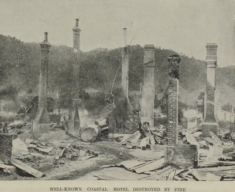 Well-known coastal hotel destroyed by fire | Record | DigitalNZ