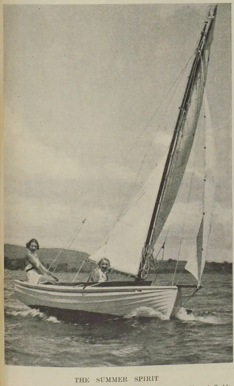 The Cave sisters sailing at Cockle Bay, Howick | Record | DigitalNZ