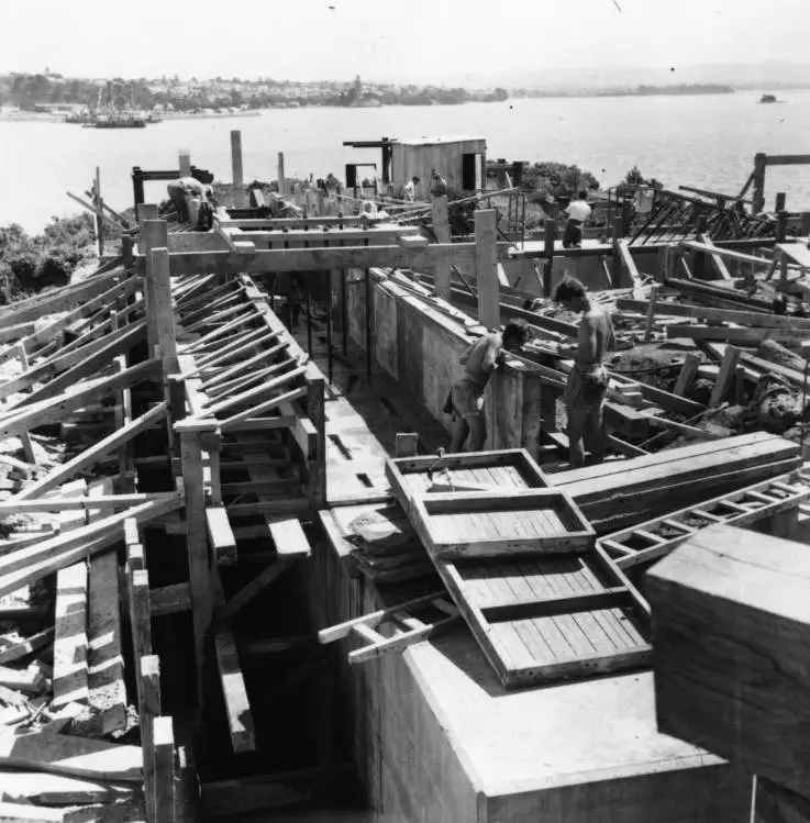 Work on the northern anchorage. | Record | DigitalNZ