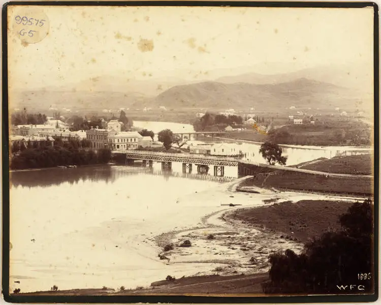 Tūranganui Bridge from Kaiti Hill, Gisborne, 1886 | Record | DigitalNZ
