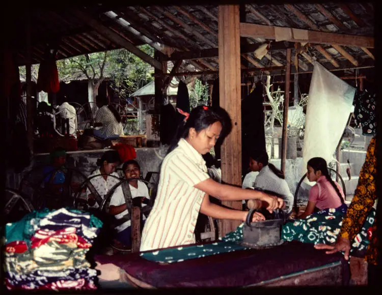 Batik factory, Bali, 1976 | Record | DigitalNZ