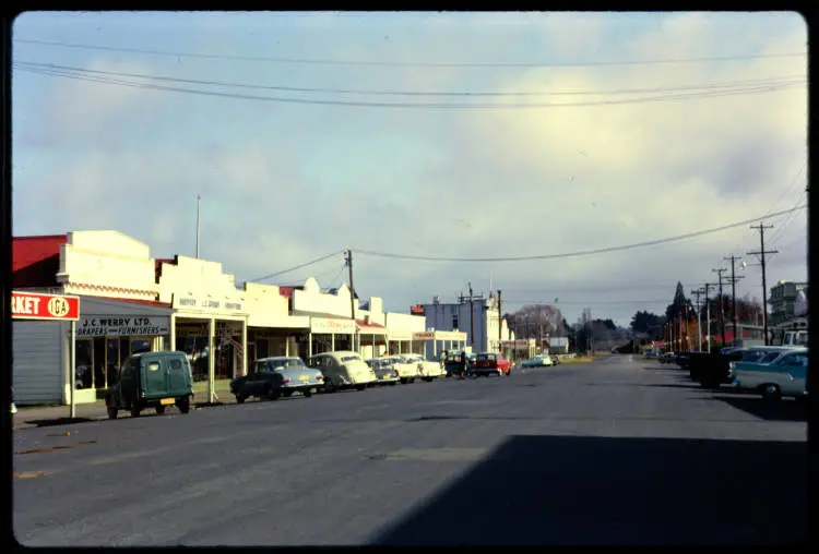 Main Street, Raetihi | Record | DigitalNZ