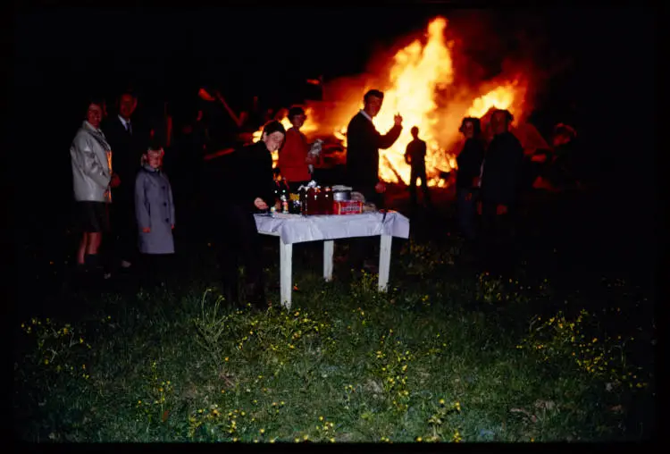 Bonfire Night on the farm at Hoe-o-Tainui?, 1971 | Record | DigitalNZ