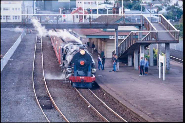 Steam train at Newmarket Station, 1993 | Record | DigitalNZ