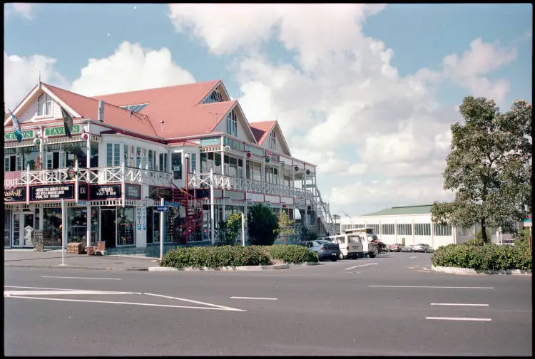 Ponsonby Road and Pollen Street, Grey Lynn, 1996 | Record | DigitalNZ