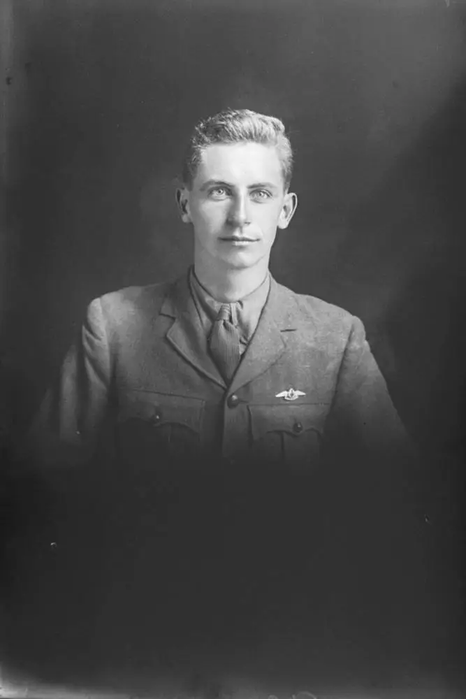 Lieutenant Roy | Record | DigitalNZ