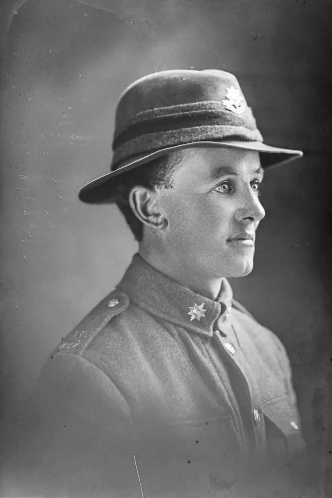 Arthur Farnham Pratten, 1916 | Record | DigitalNZ