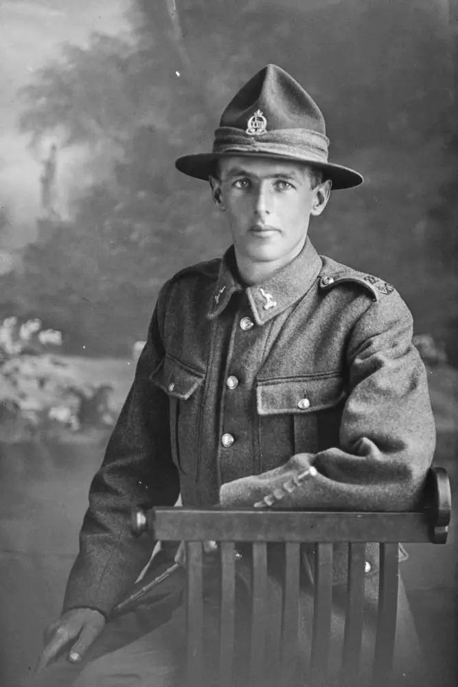 Private Roy Hulbert Stacey Phillis, 1917 | Record | DigitalNZ