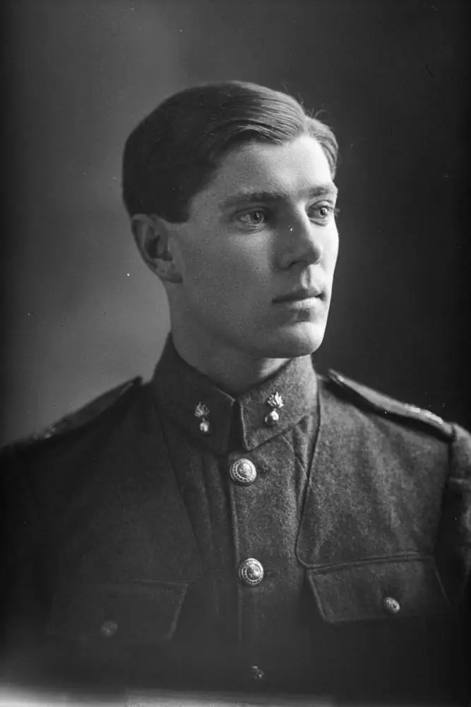 Gunner Gordon Harrison Larner, 1915 | Record | DigitalNZ