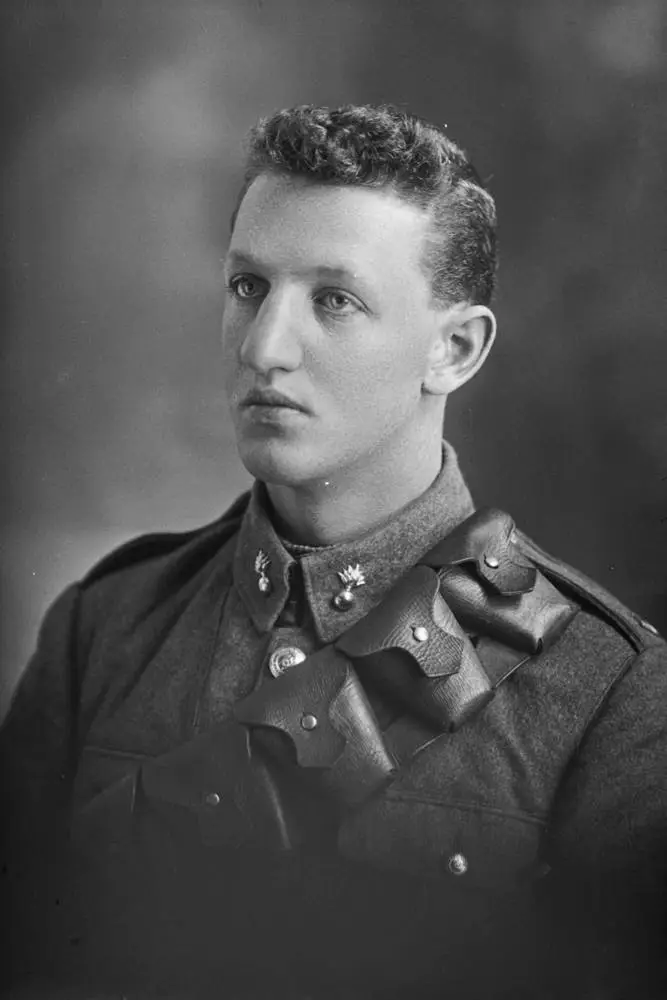 Gunner James Eric Laybourne, 1915 | Record | DigitalNZ