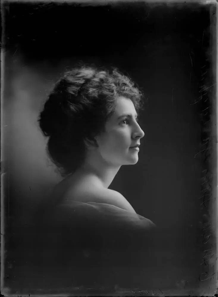 Miss Gallagher, 1910 | Record | DigitalNZ