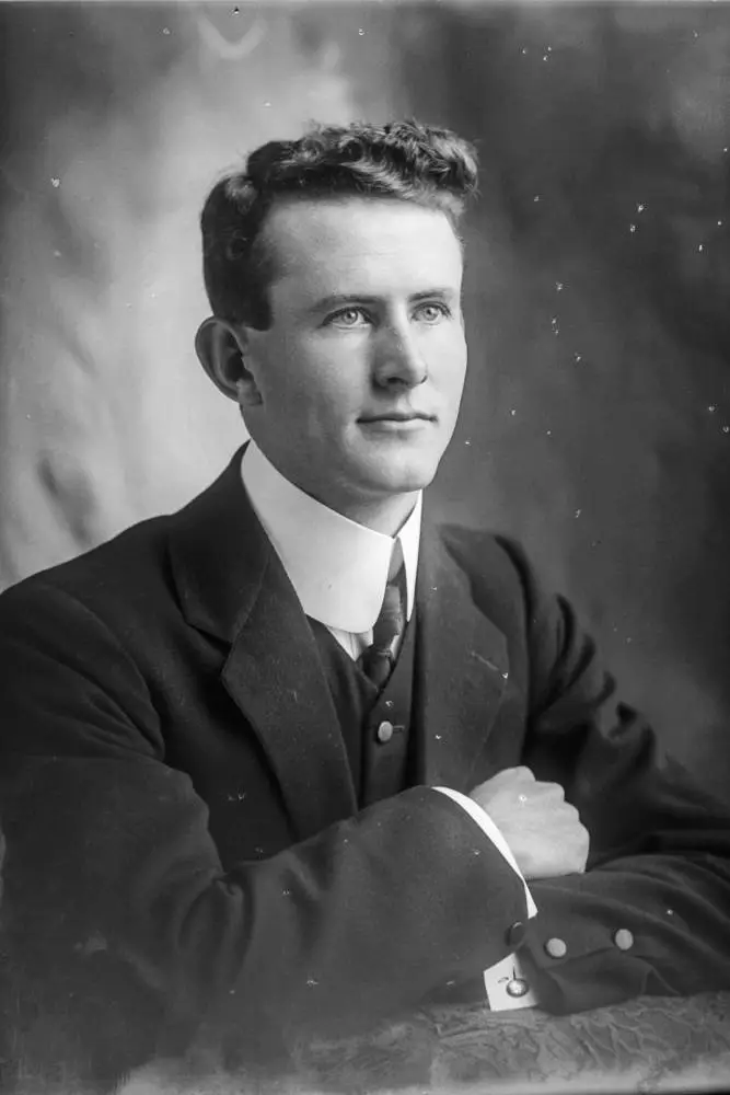 Mr Kenny, 1910 | Record | DigitalNZ