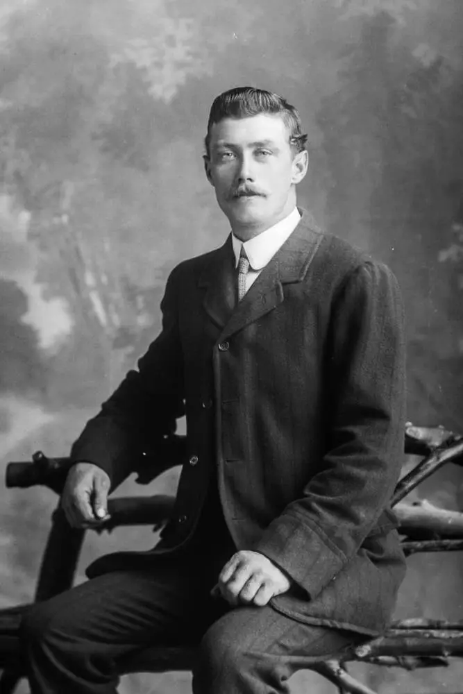 Mr Neill, 1909 | Record | DigitalNZ