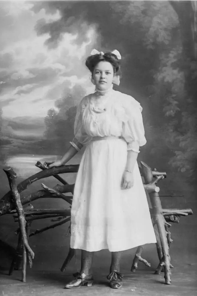 Miss Porter, 1909 | Record | DigitalNZ