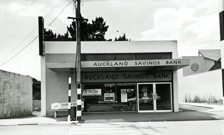 Auckland Savings Bank - Milford. | Record | DigitalNZ