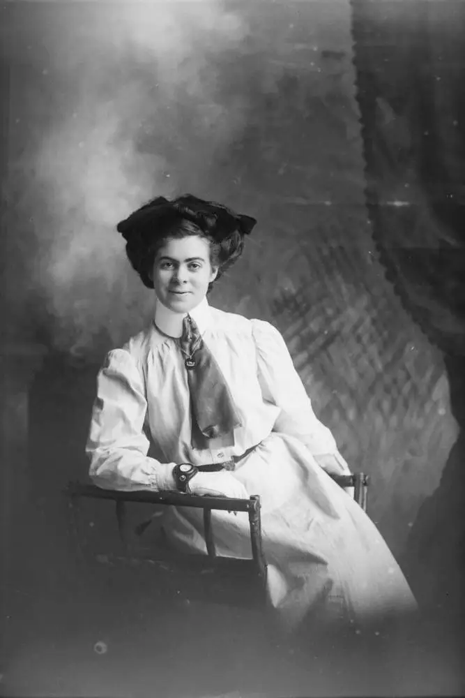 Miss Ryan, 1909 | Record | DigitalNZ