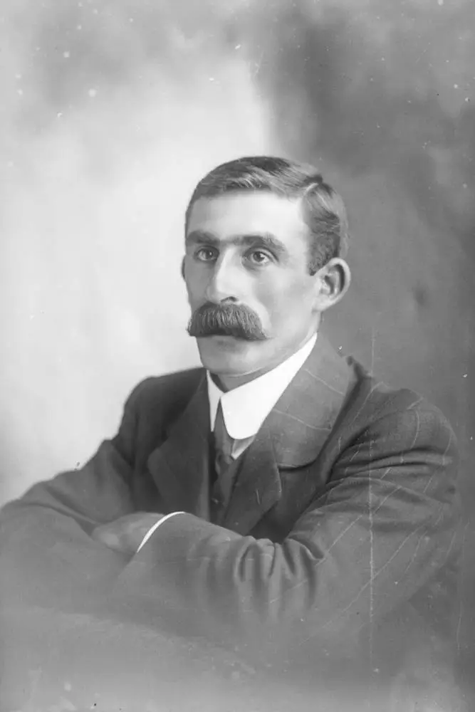 Mr Coote, 1909 | Record | DigitalNZ