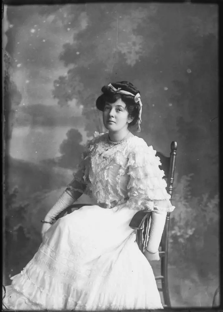 Miss Bentley, 1909 | Record | DigitalNZ