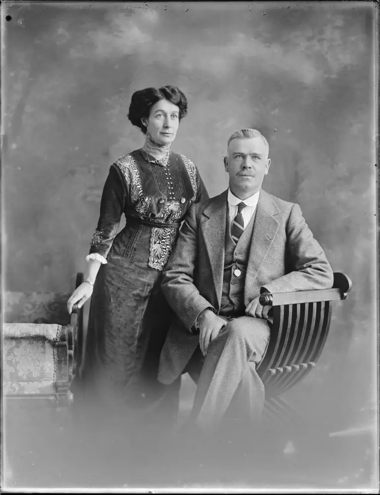 Mr and Mrs Sneddon | Record | DigitalNZ