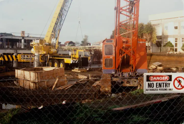 Construction of Takapuna Public Library. | Record | DigitalNZ