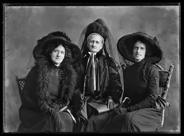 Dearness or Deerness group | Record | DigitalNZ