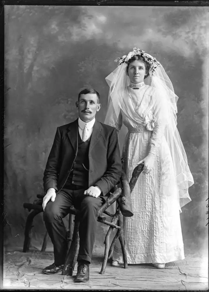 Mr and Mrs J Murphy | Record | DigitalNZ