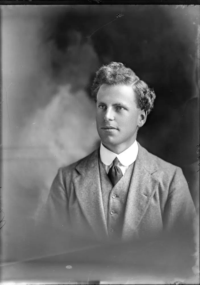 Mr Squirrel | Record | DigitalNZ