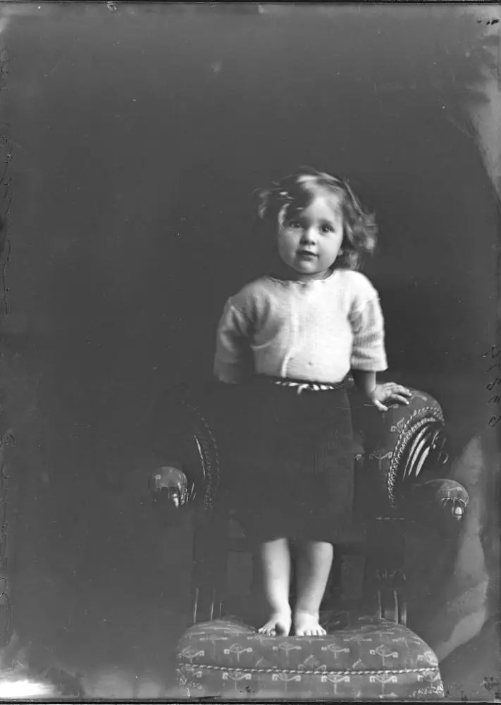 Robinson or Robertson child | Record | DigitalNZ