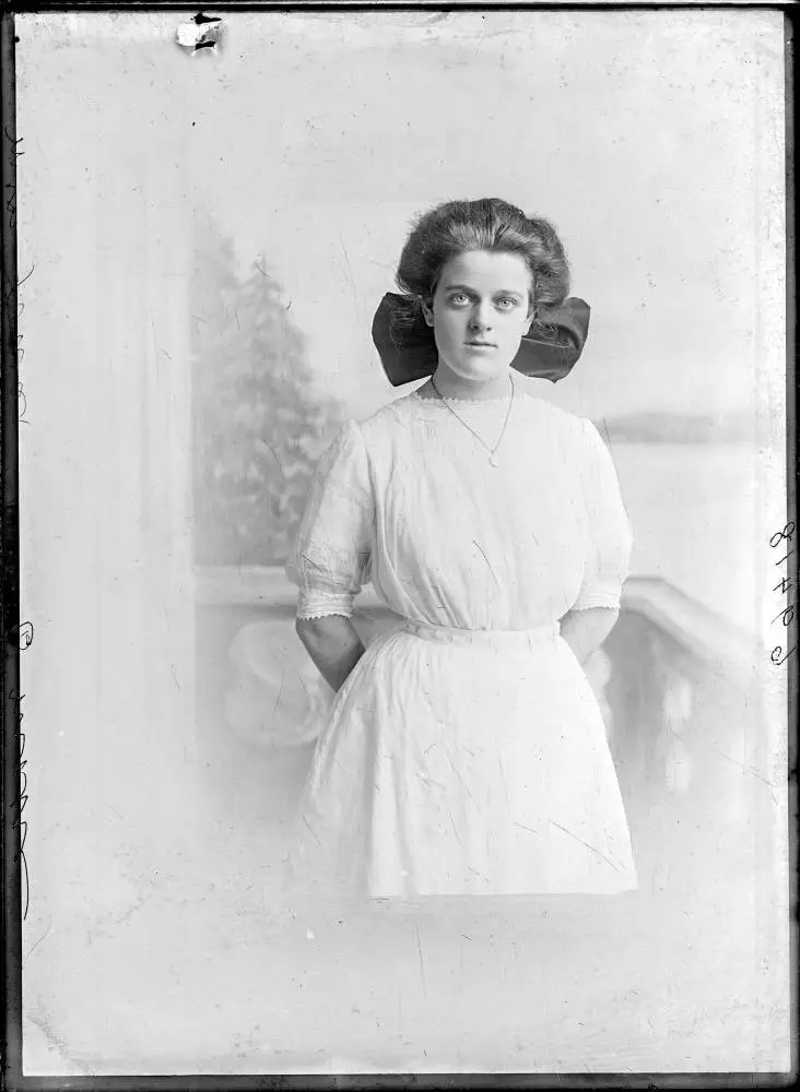 Miss Fowler, 1912 | Record | DigitalNZ