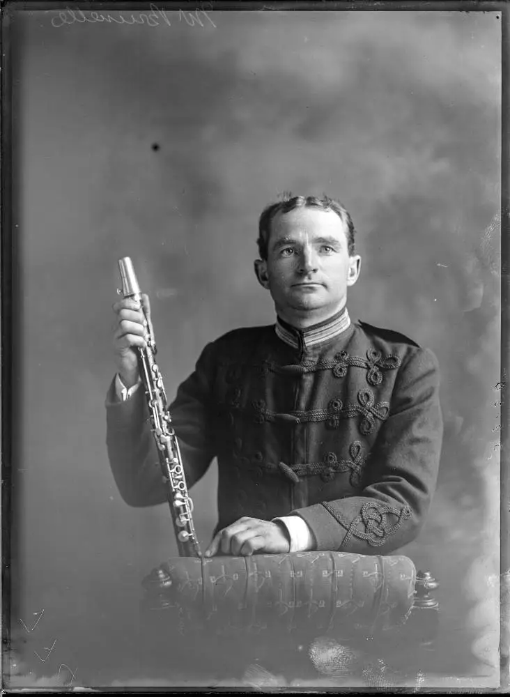 Mr Brunette, 1911 | Record | DigitalNZ